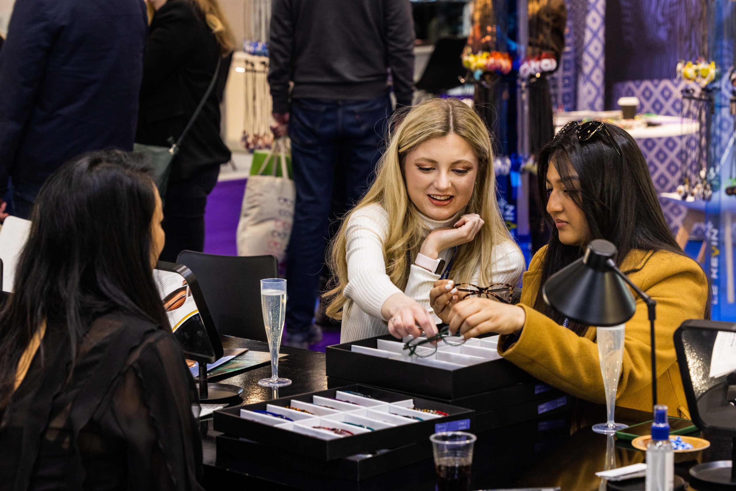 Independents to shine at 100% Optical - ABDO