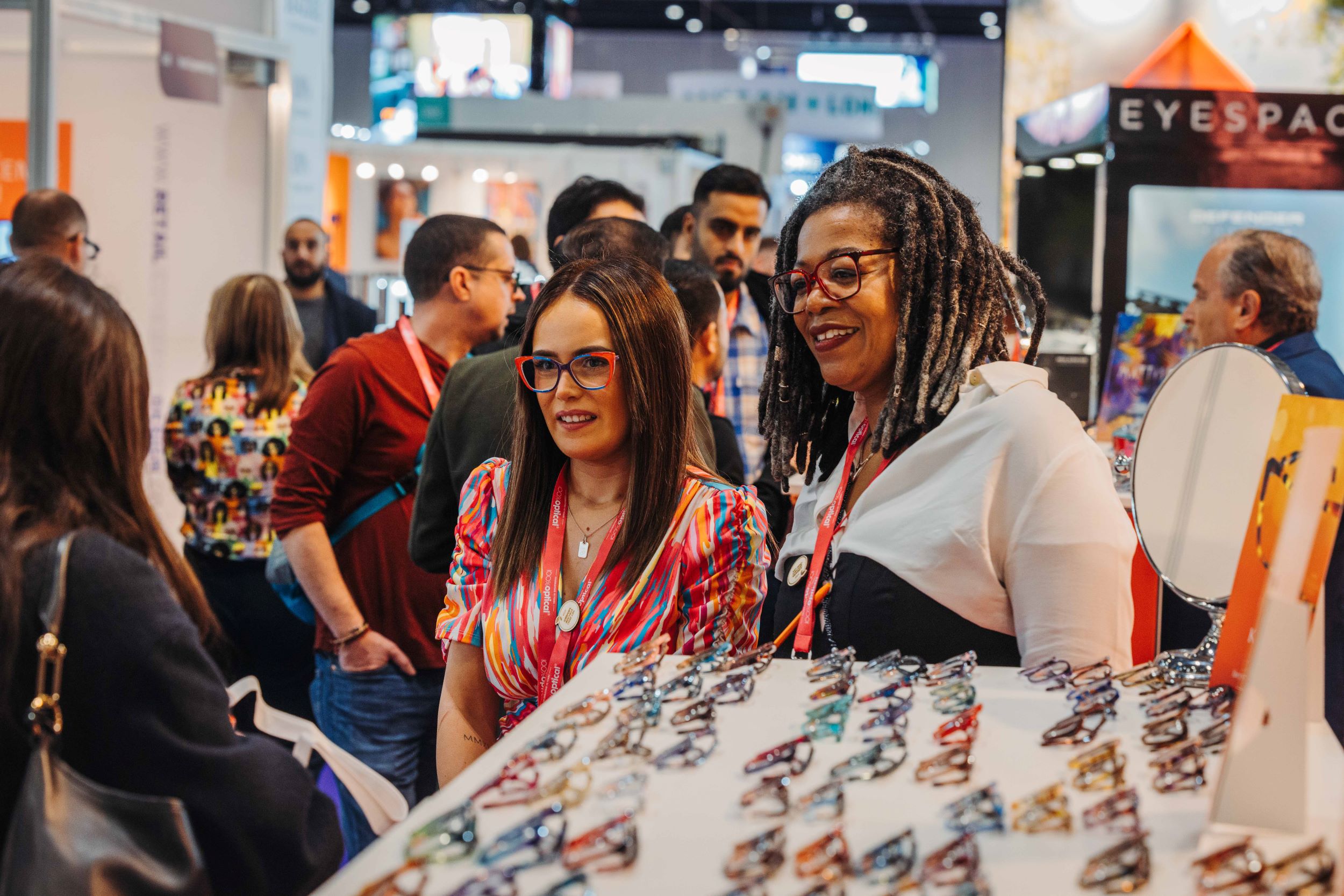 Industry hails "vibrant" 100% Optical - ABDO